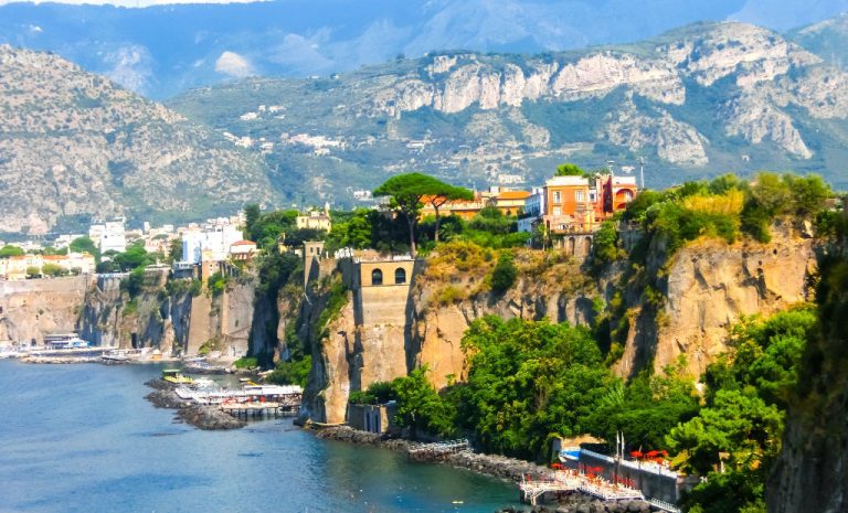 Colombo Tour - Italy Affordable Tours